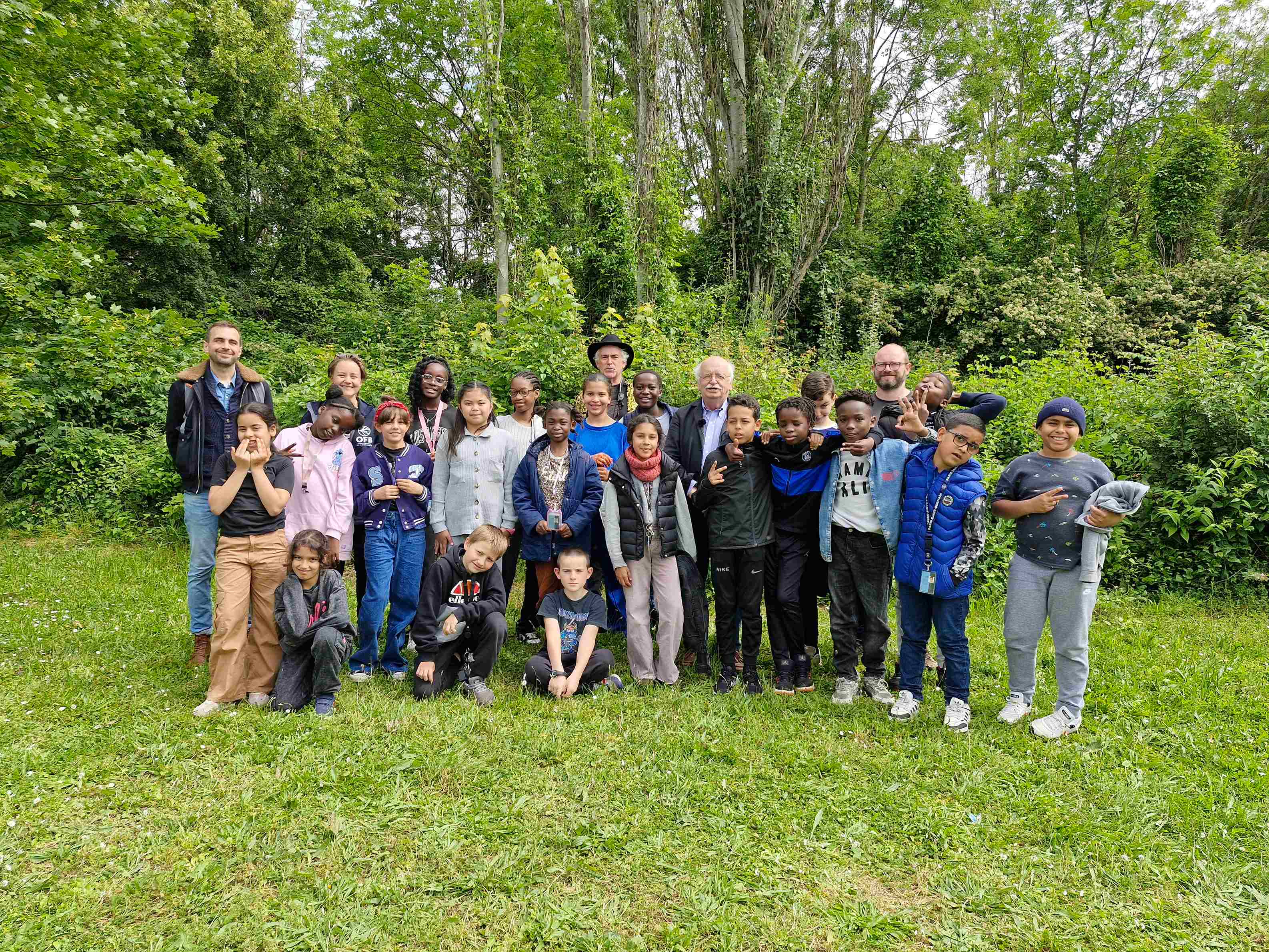 Érik Orsenna visite l'aire territoriale éducative de l'Île-Saint-Denis ...